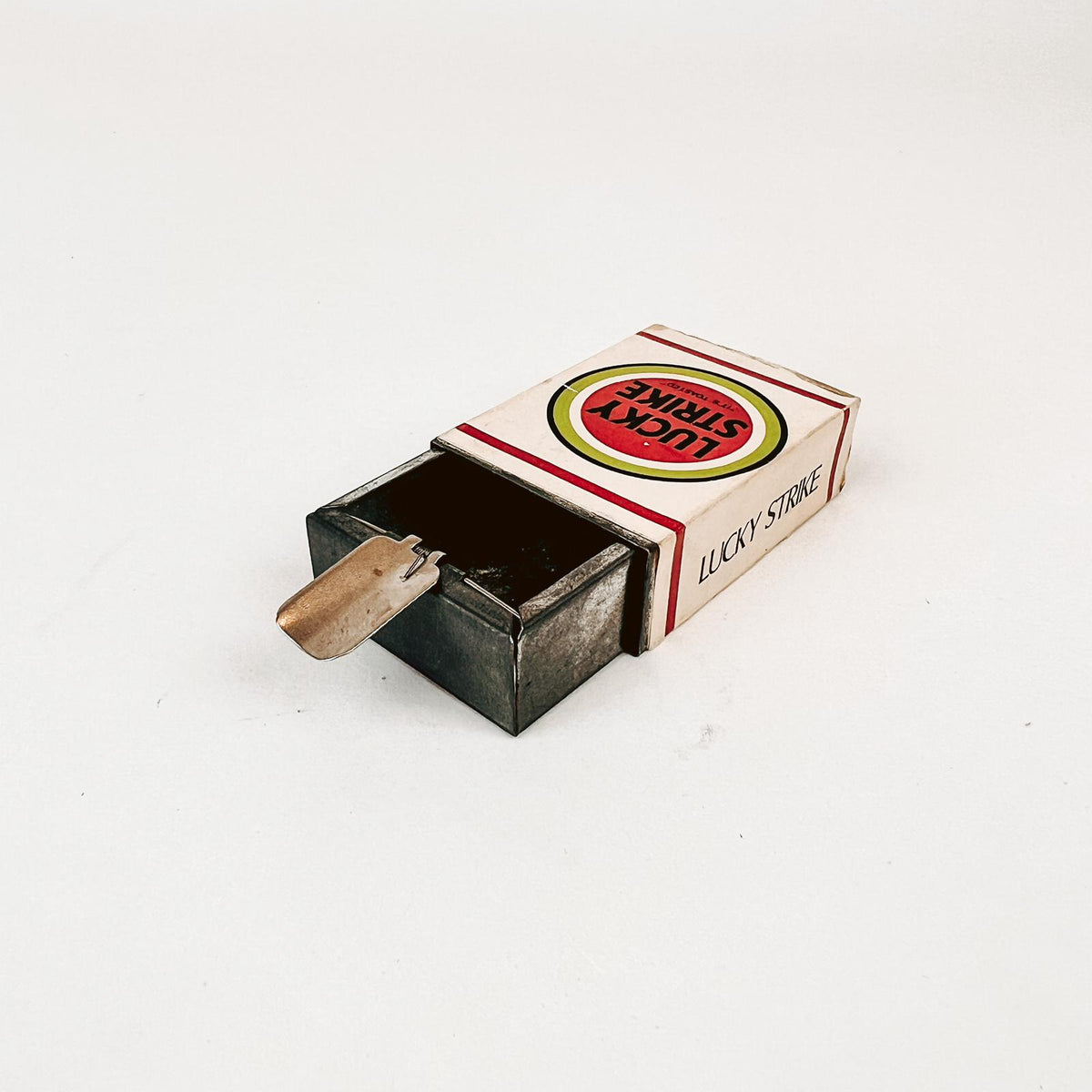 Lucky Strike Pop-out Pocket Ashtray – Ella Jane Vintage